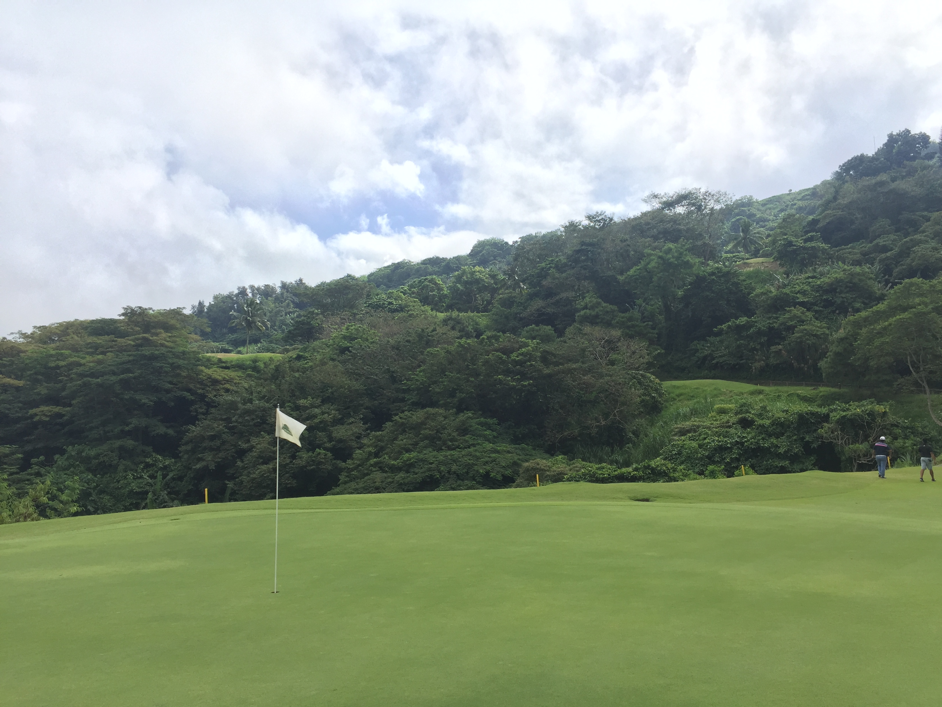 Regent Travel - Tagaytay highlands Golf and Countrty Club hole 12 green